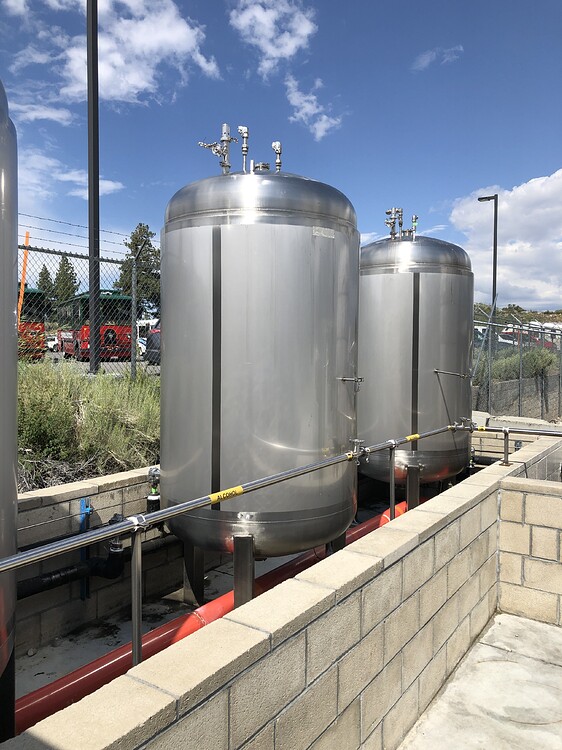 Large 600 Gallon Stainless Pinnacle A.E.S. Ethanol/Solvent Tanks ...