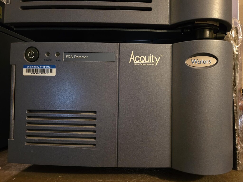 Waters Acquity UPLC / Waters LCT Premier XE mass spec - Incl. vac pumps ...