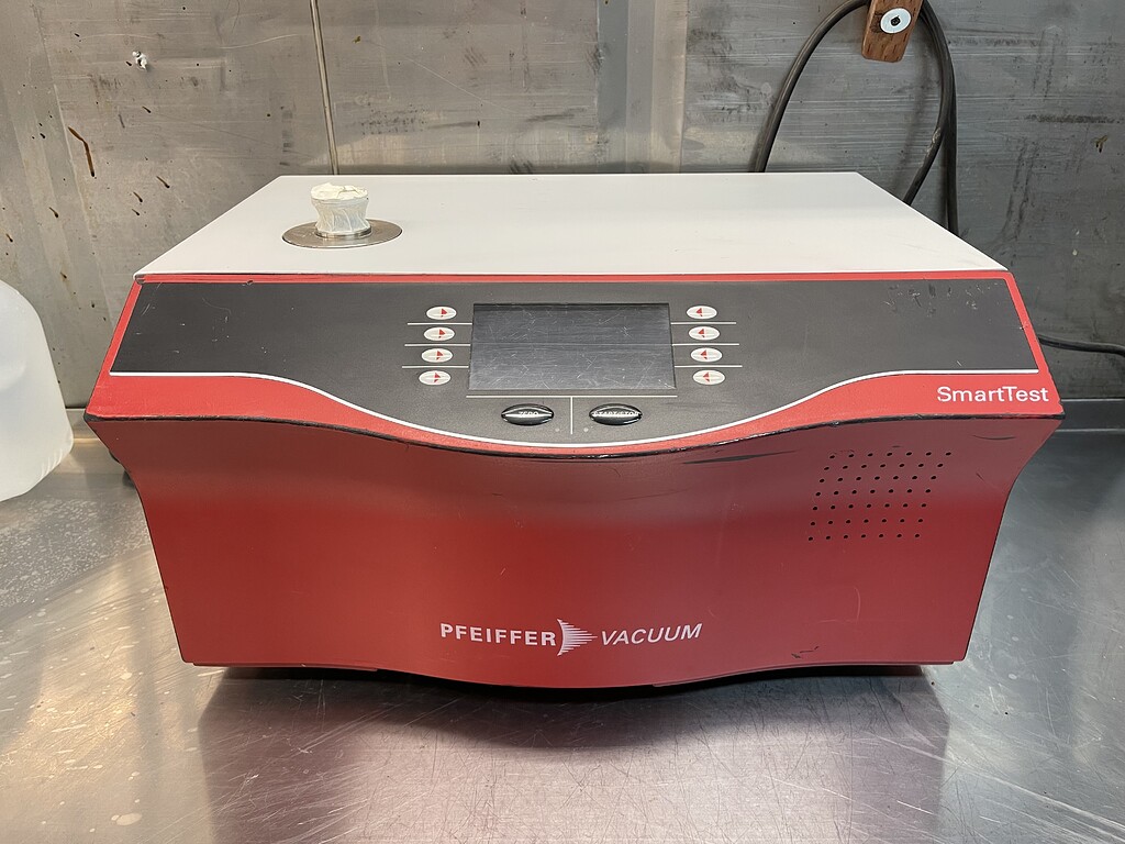 Pfeiffer SmartTest HLT560 Leak Detector 560 - For Sale - Future4200