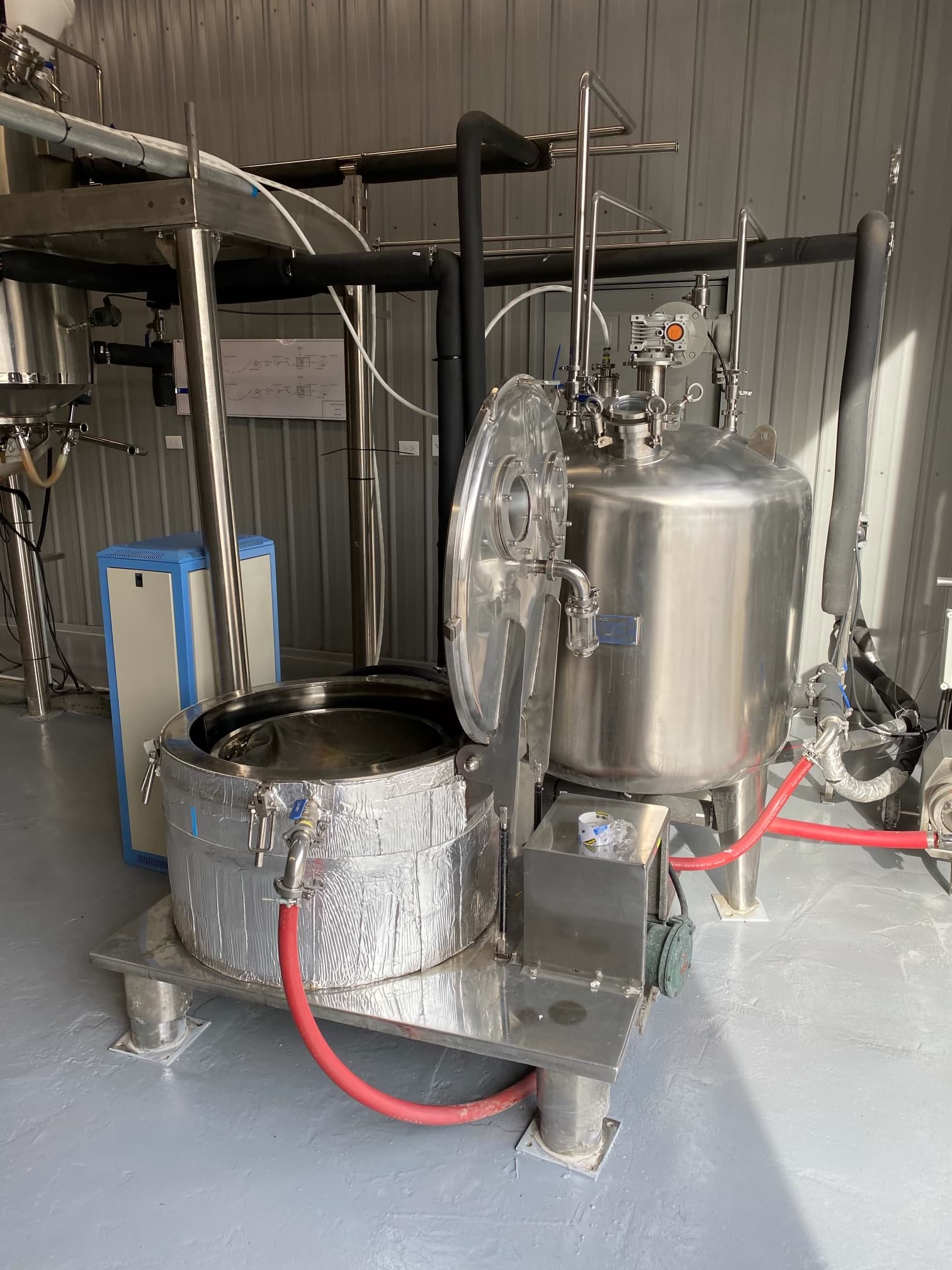 Yhchem 7” wiped film distillation and two 300L ethanol extraction units ...