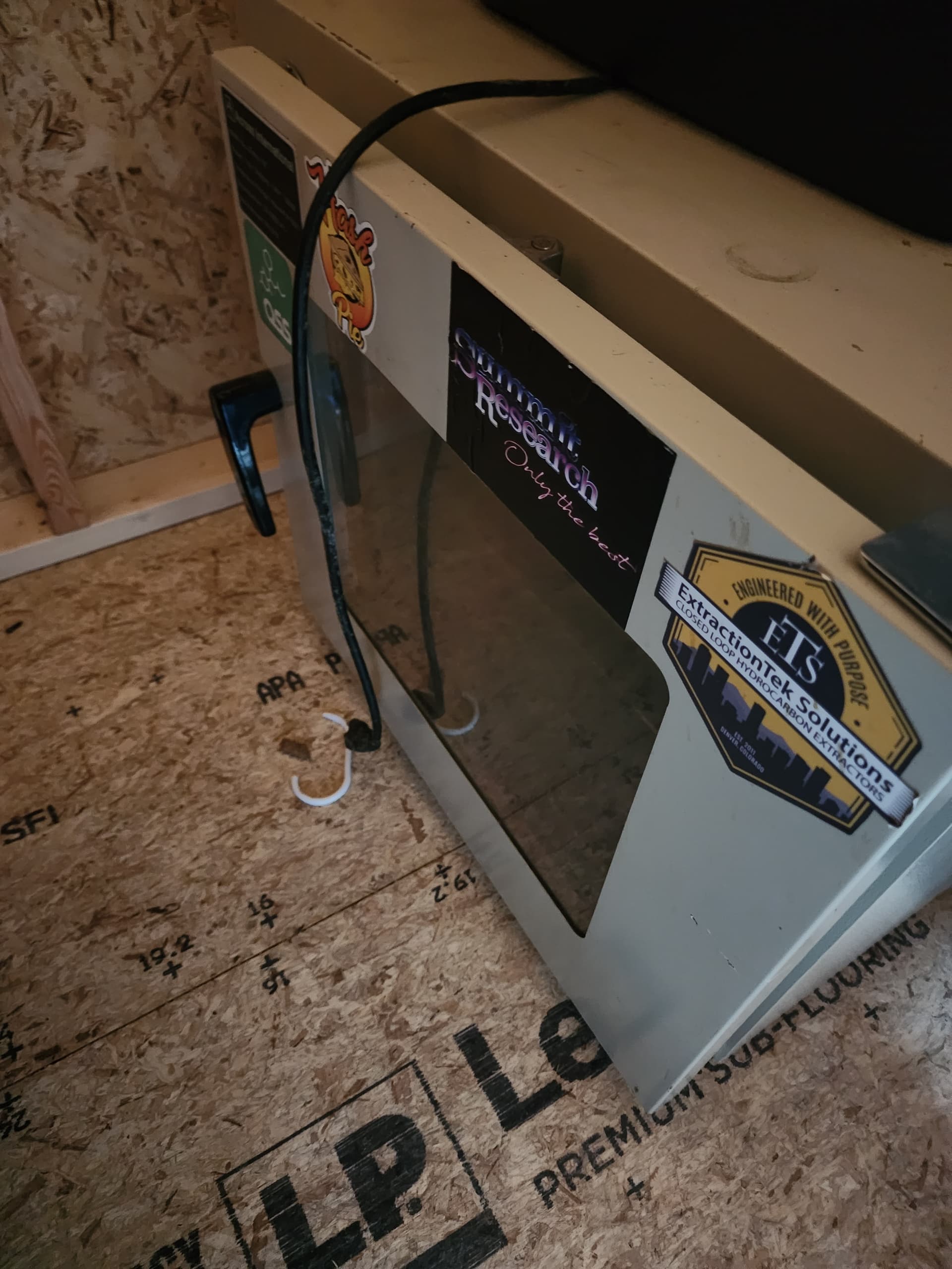 Across int vacuum ovens for sale - Equipment For Sale - Future4200