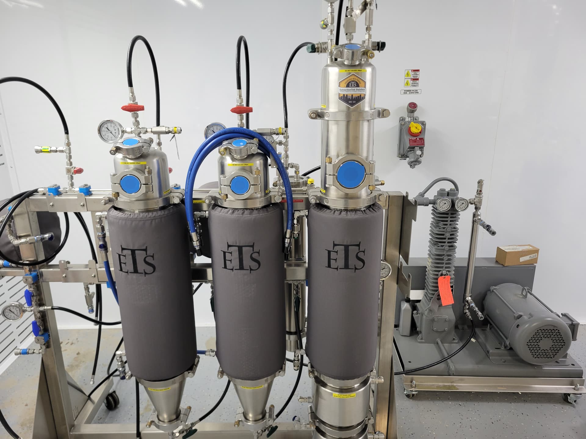 FOR SALE: BRAND NEW ETS MEP + C1D1 Booth + AI Vac Ovens + Extras ...