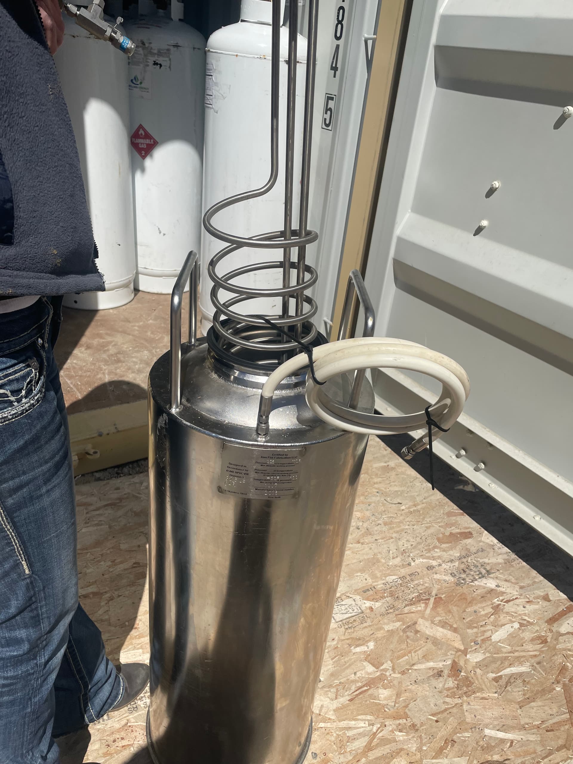 4 32.4 iron fist vacuum jacketed tanks with coils - For Sale - Future4200