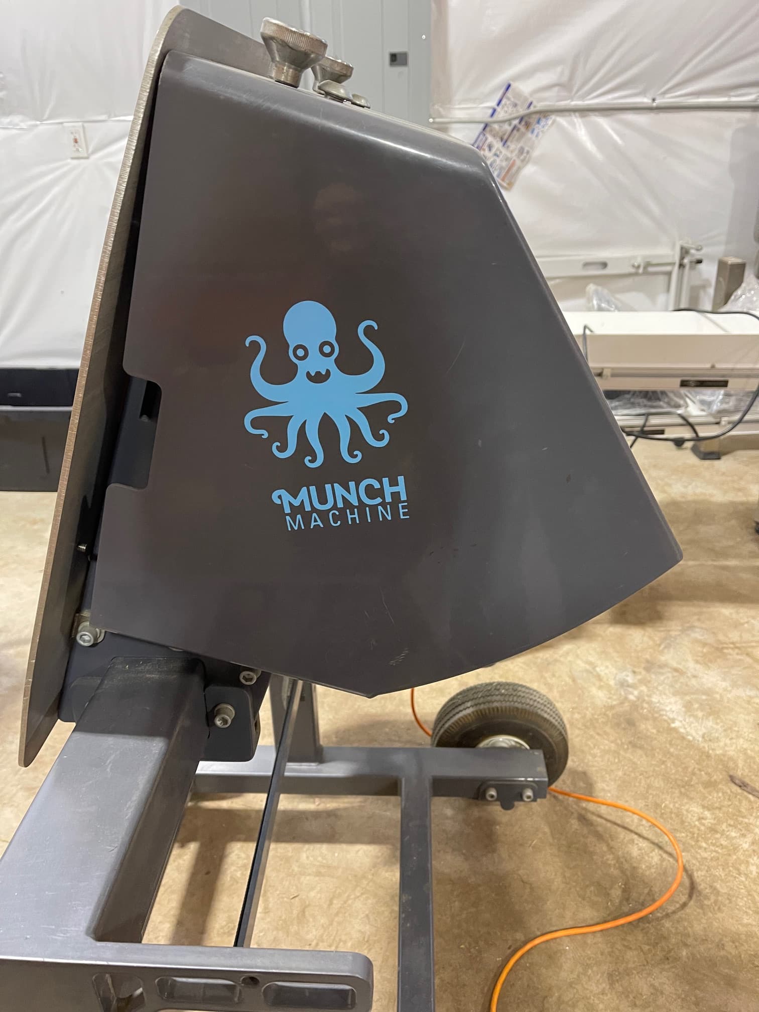 Lightly Used Munch Machine Mother Bucker - Equipment For Sale - Future4200